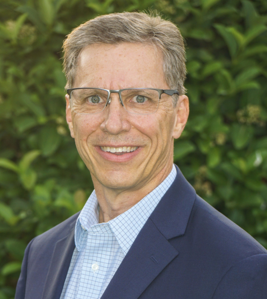 Servant Leadership in Hierarchical Organizations - The Hendricks Center